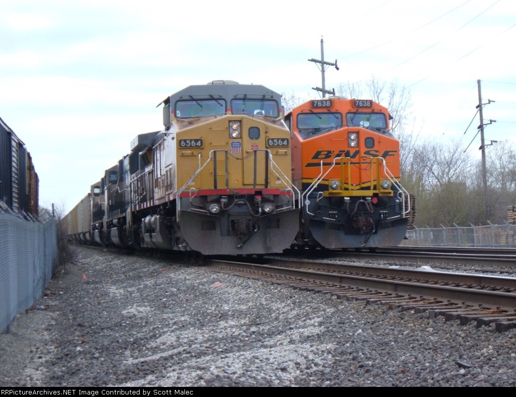 BNSF 7638 & UP 6564